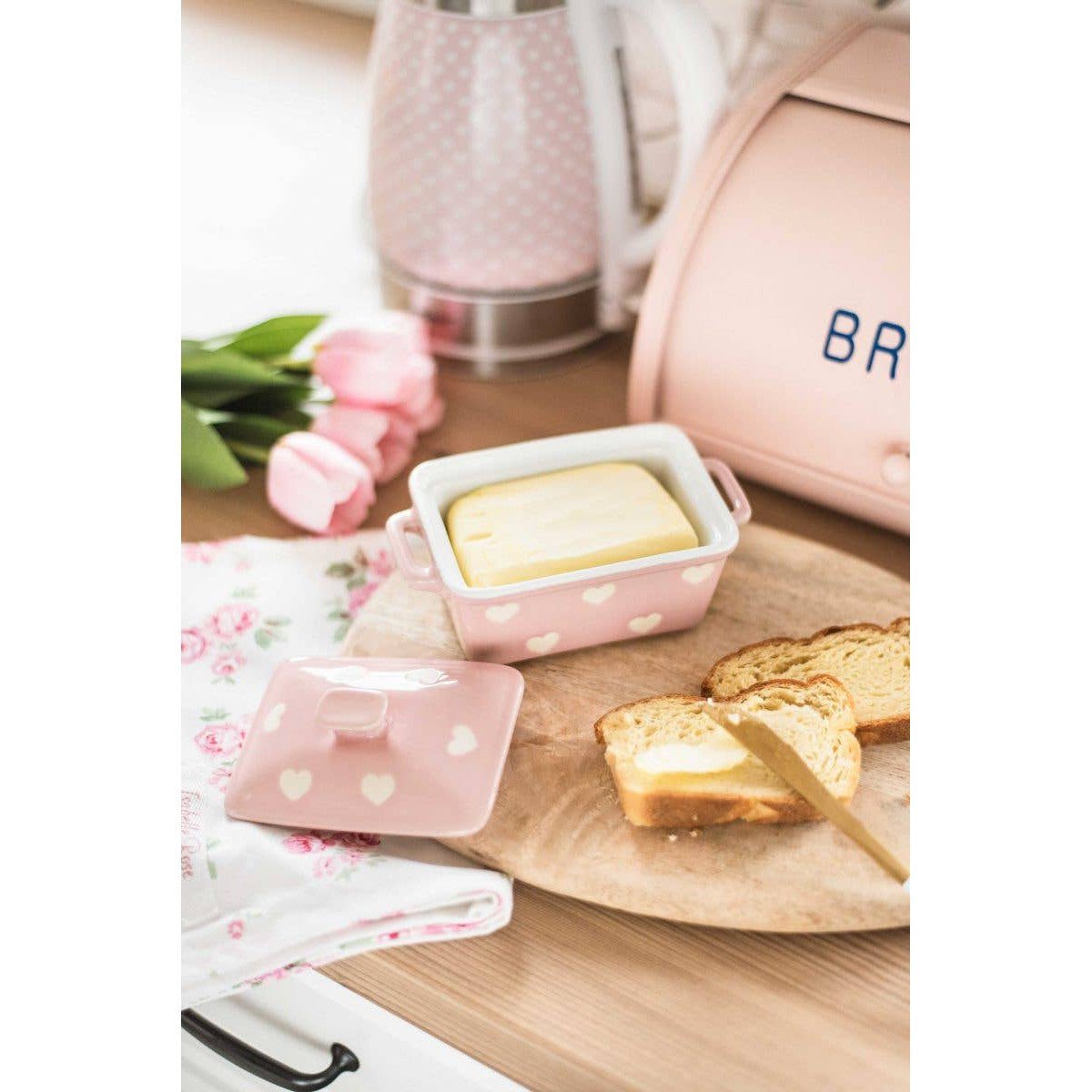 Pink butter dish with dots – Chefs Bazaar